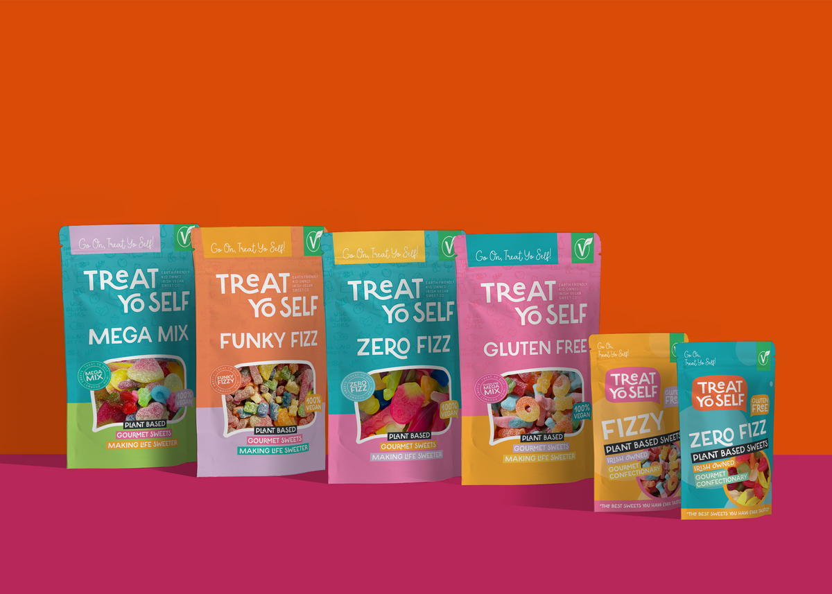 The Universal Pouch Collection (4 x 800g & 2 x 100g) 3400KG | Treat Yo ...